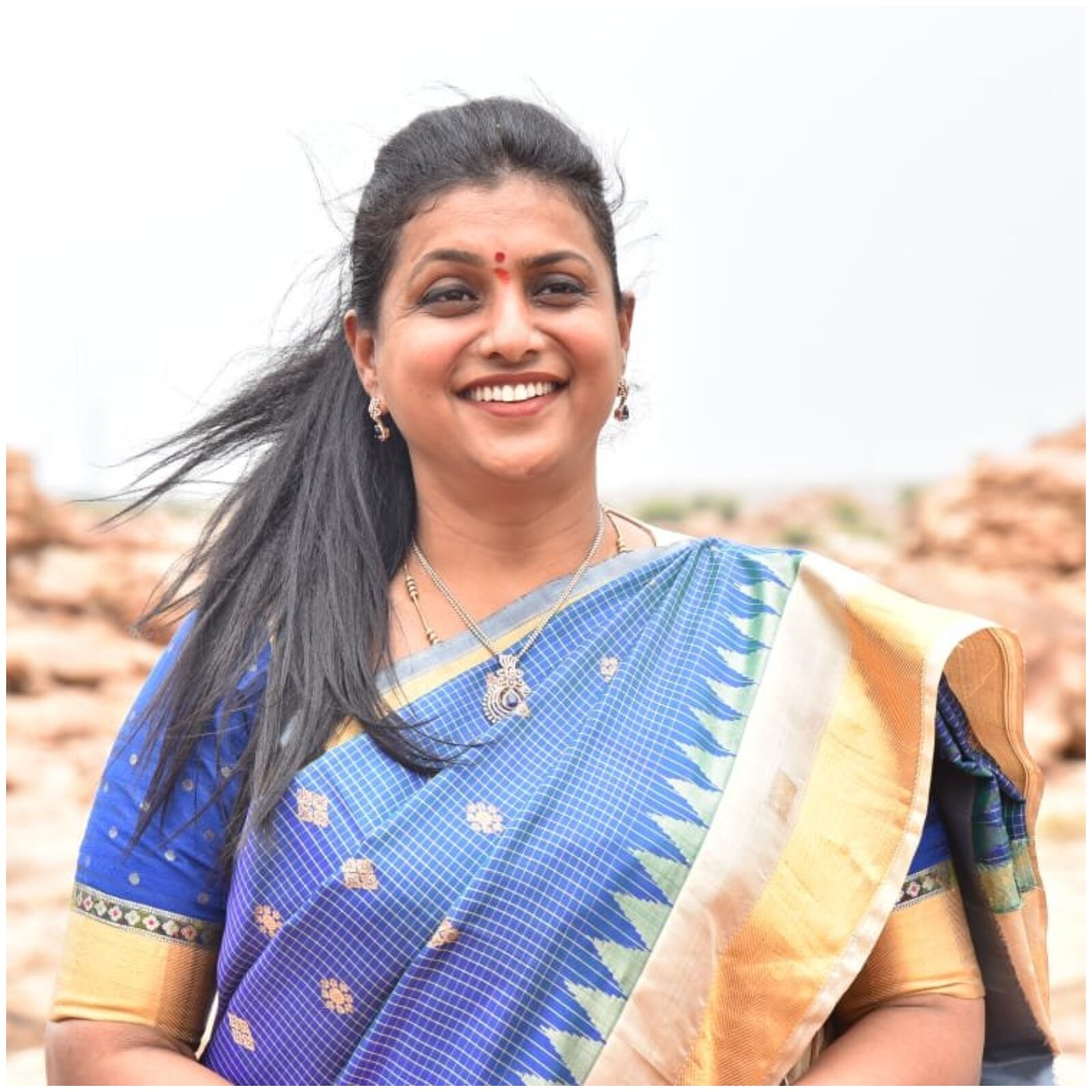 స్టార్ హీరోయిన్ టు పొలిటికల్ ఫైర్ బ్రాండ్.. రోజా అసలు పేరు? ఆమె గురించి ...