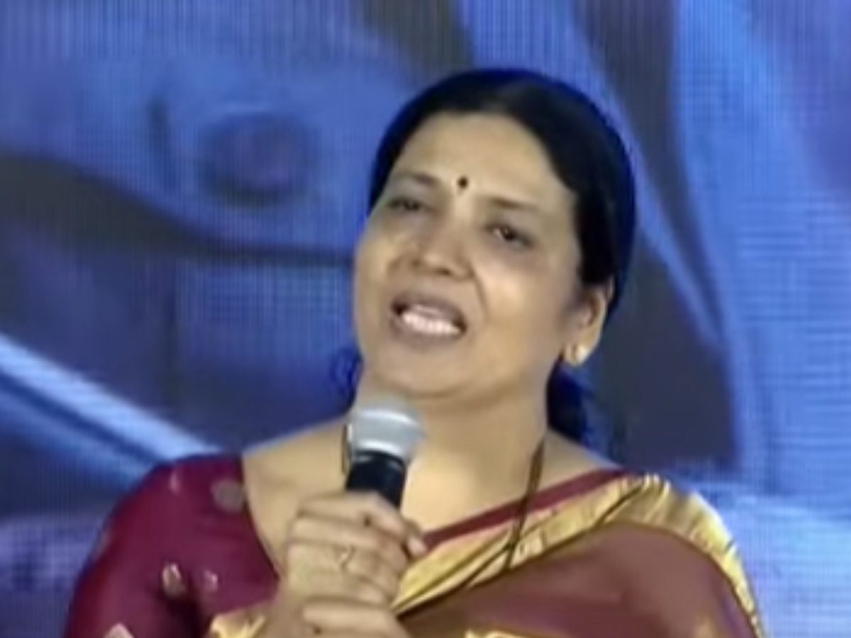 Jeevitha Rajasekhar: మాది చిన్న సినిమా... టికెట్ల రేట్లపై జీవిత కీలక ...
