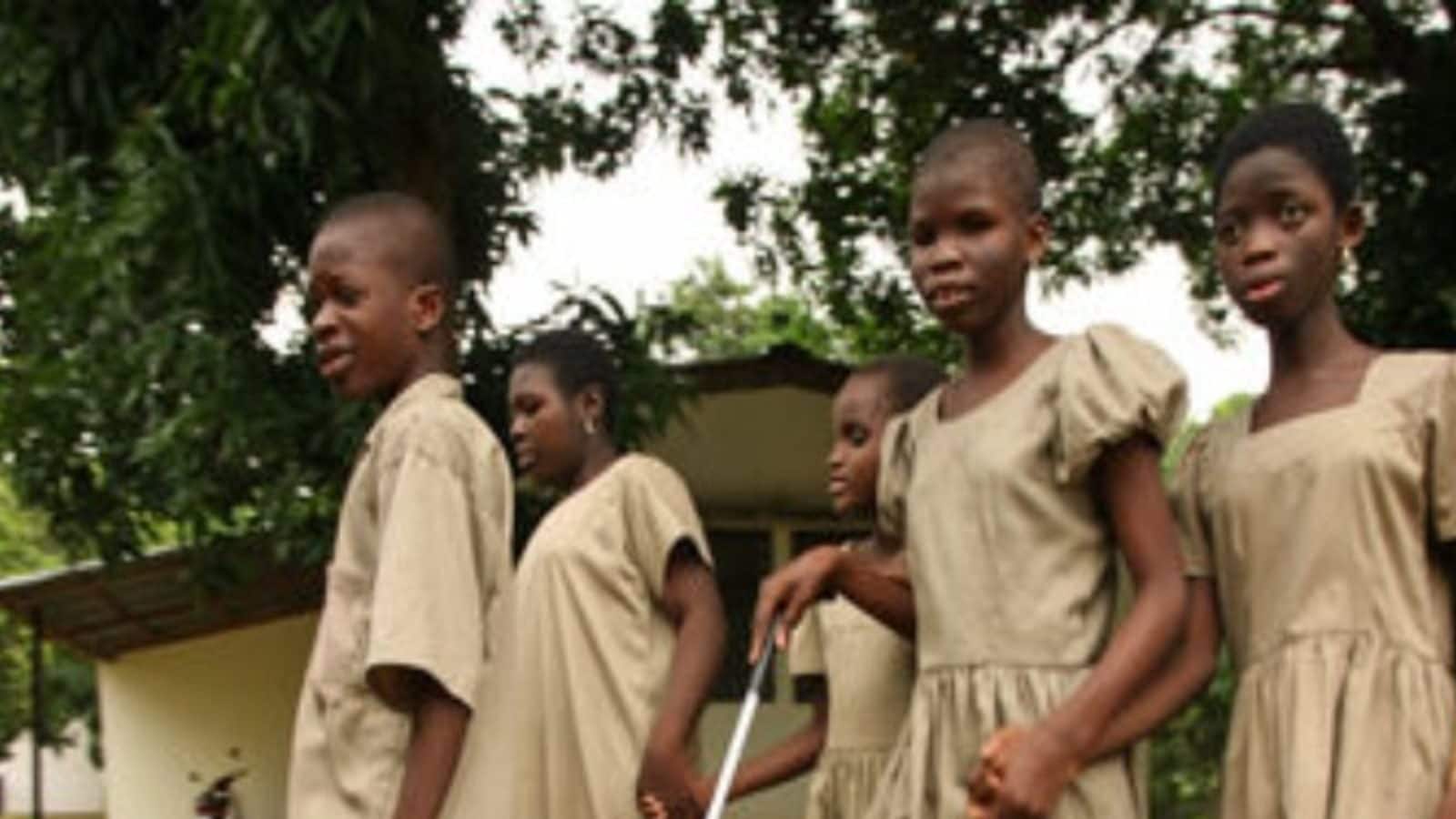 Blind Village: ఆ ఊళ్లో అందరూ అంధులే.. మనుషులే కాదు... జంతువులకు కూడా ...