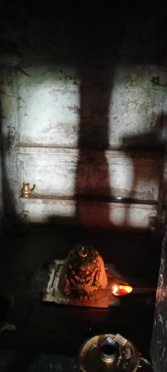 Mystery Shadow in Temple: ఆ ‘ఛాయ’ ఓ మాయ.. గర్భగుడిలోని దేవునిపై ...