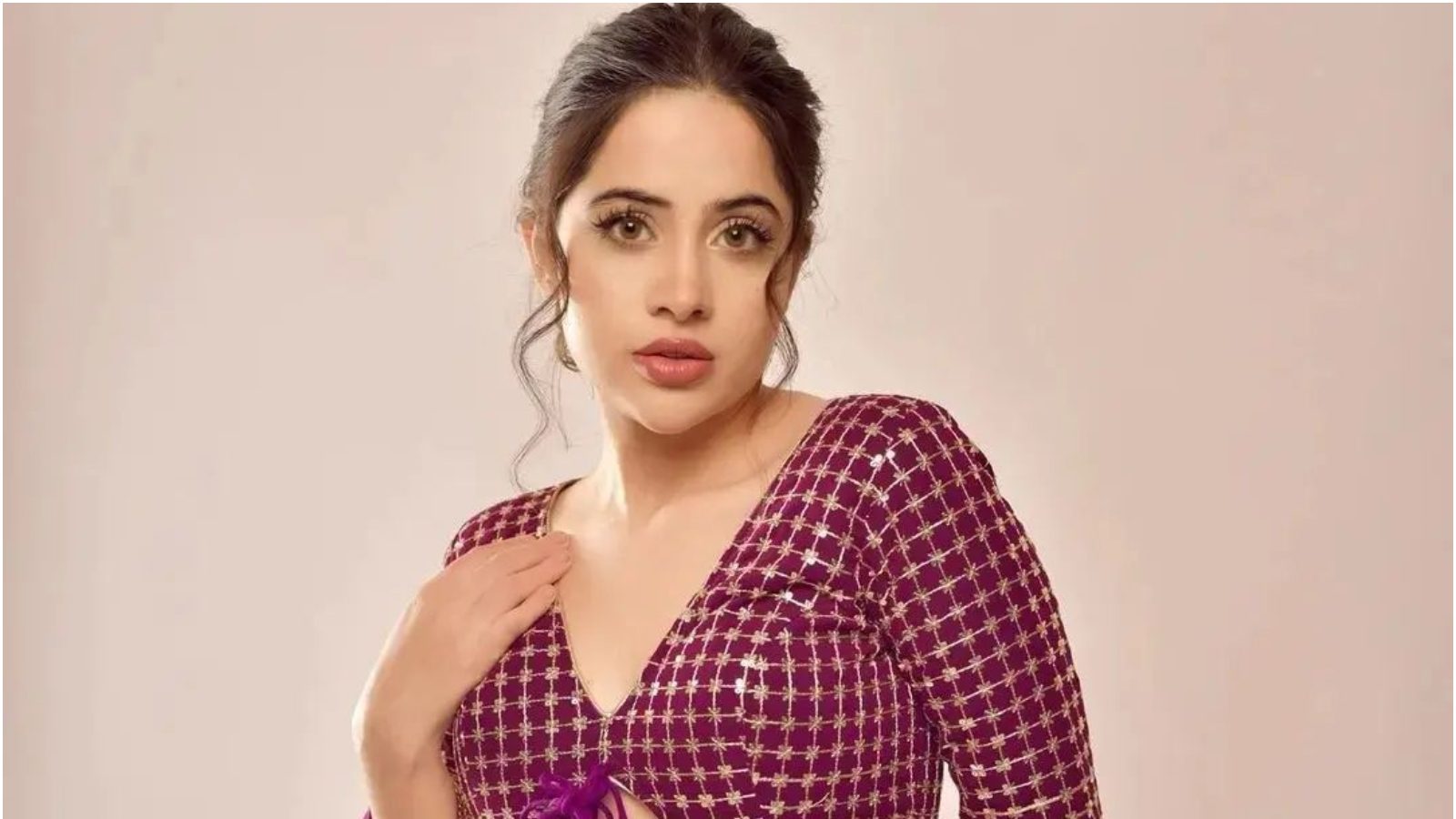 Urfi Javed: ఆ చీర రూ.320... పండగపూట కూడా ఈ బట్టలేంటి... ఉర్ఫీ జావెద్‌పై ...