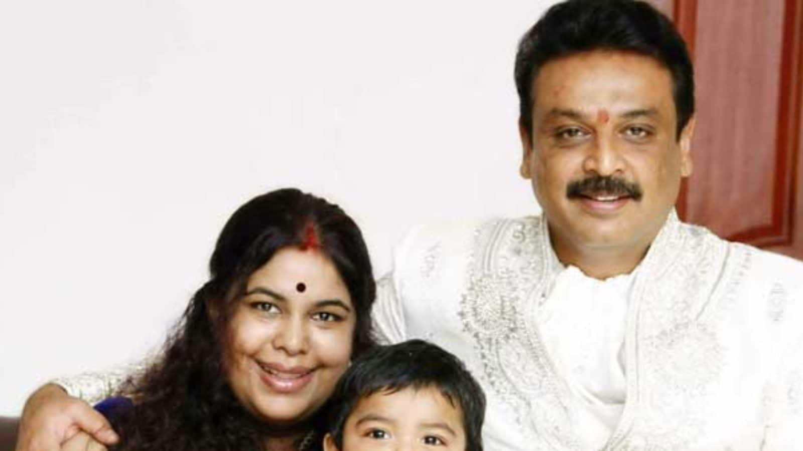 Naresh : నరేష్ ముగ్గురు భార్యలకు ముగ్గురు కొడుకులు.. వారిప్పుడు ...