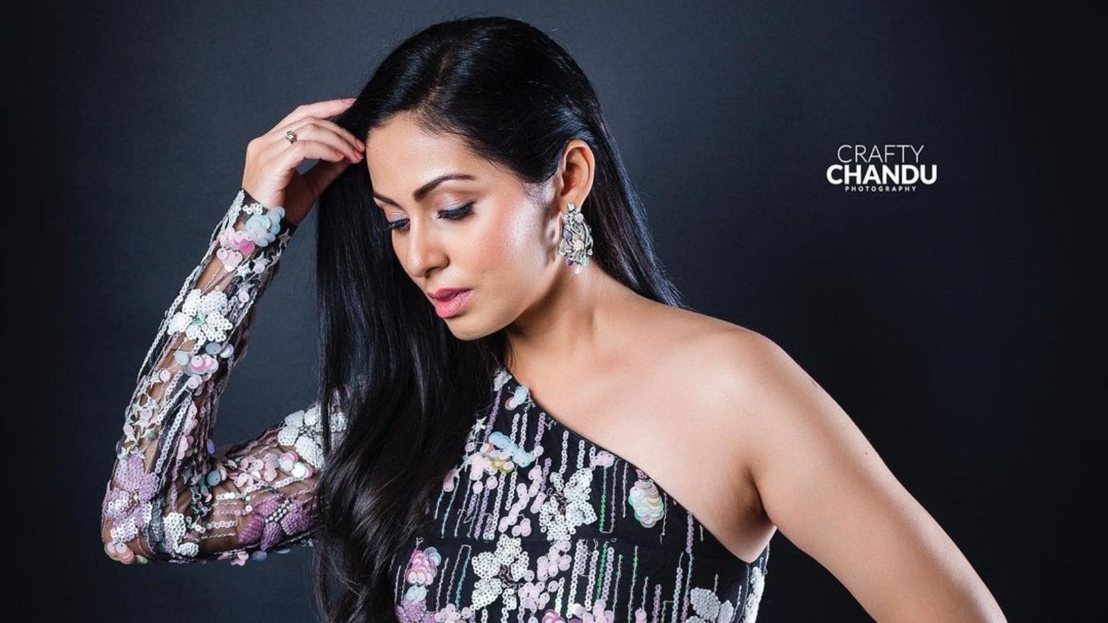 Sadha : ఏజ్ పెరిగేకొద్ది.. పెరుగుతోన్న సదా అందం.. ఫిదా అవ్వాల్సిందే ...