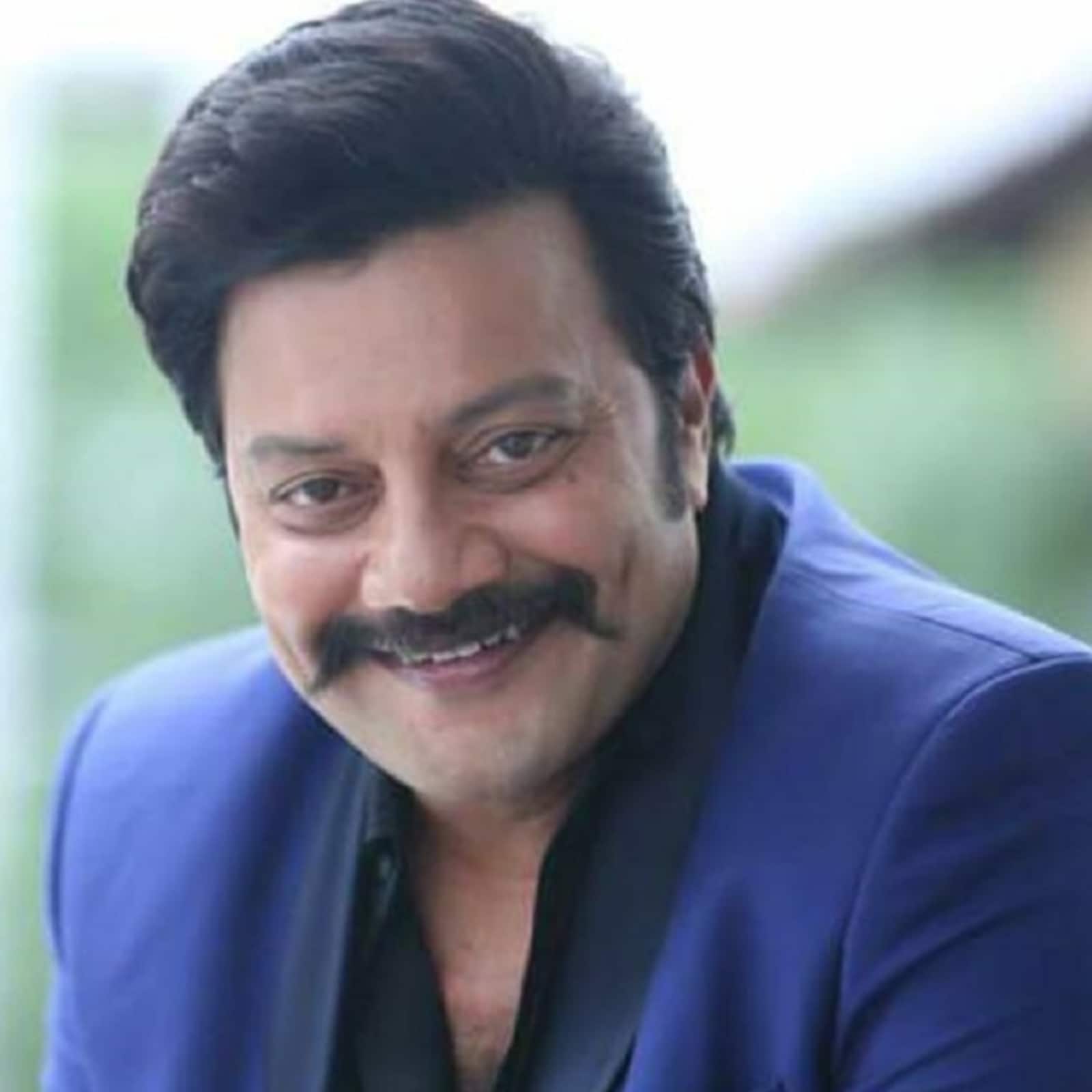 రజినీకాంత్ టూ అమితాబ్.. సాయి కుమార్ డైలాగ్ చెబితే థియేటర్స్ దద్దరిల్లి ...