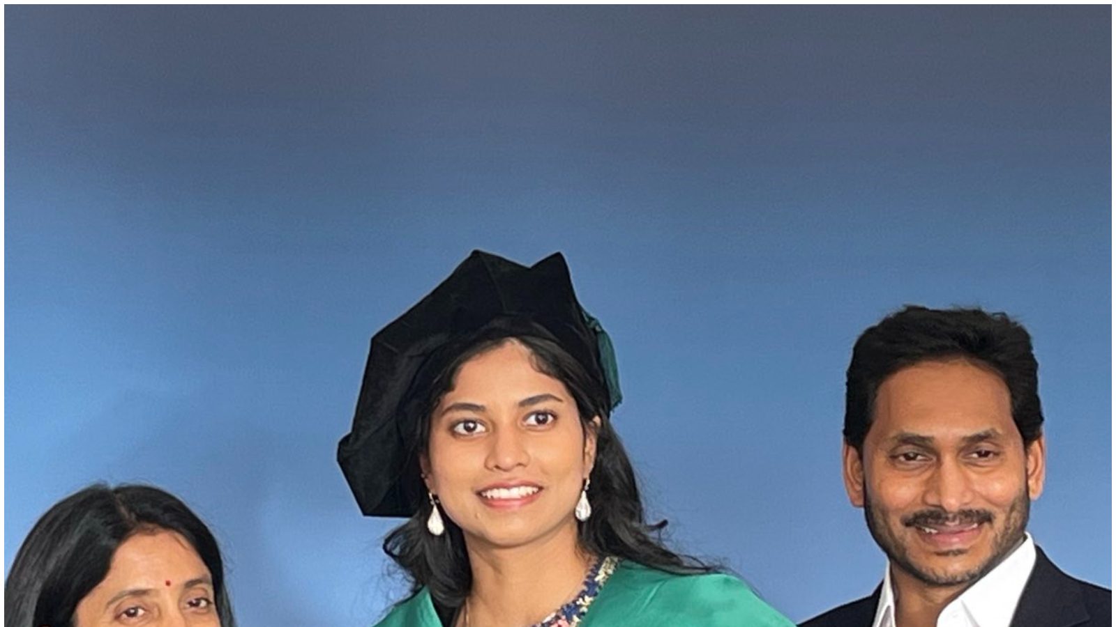 మాస్టర్స్ పట్టా పొందిన సీఎం జగన్ కుమార్తె హర్షిణి – CM Jagan Daughter ...