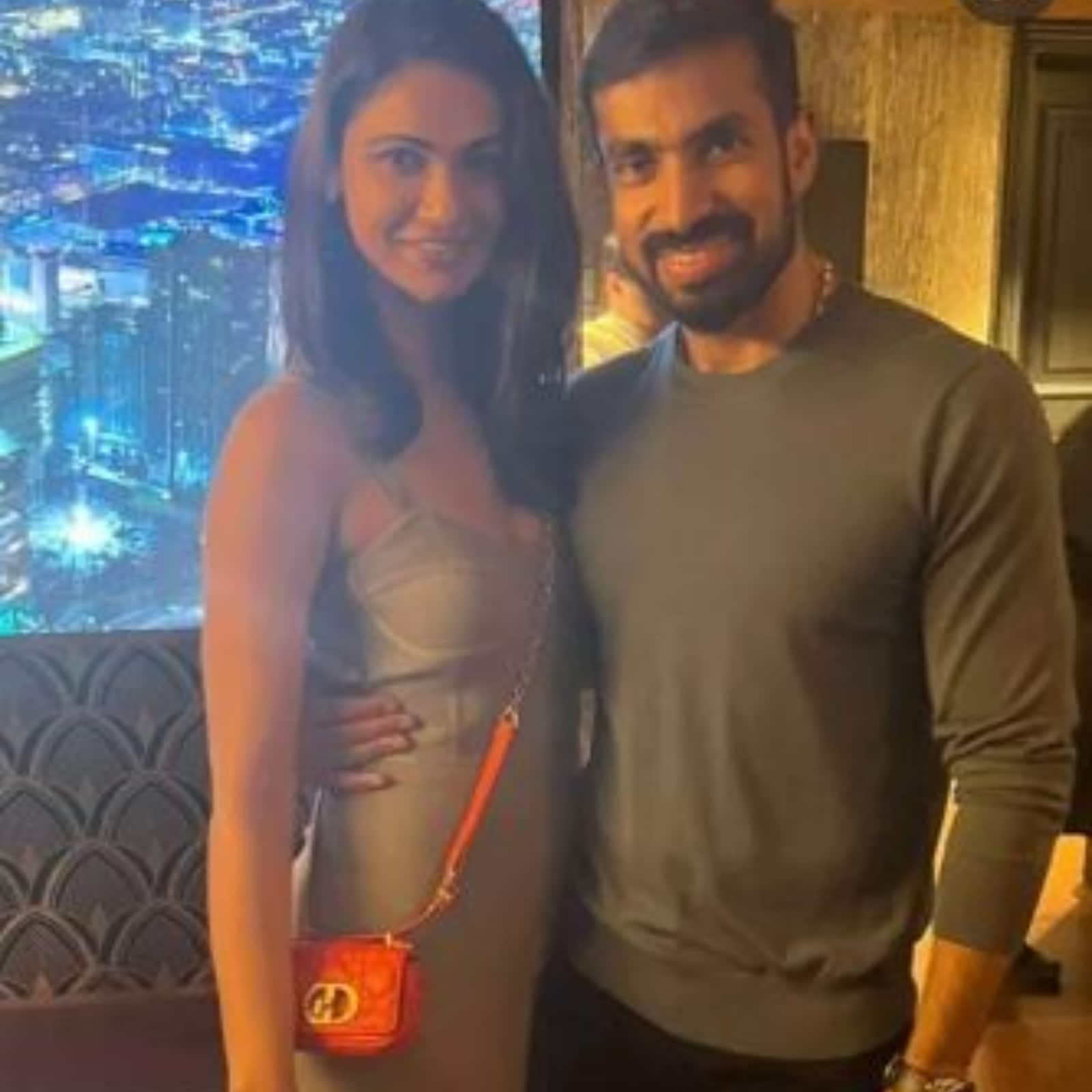 Allu Arjun: బ్లాక్ డ్రెస్‌లో అల్లు అర్జున్ భార్య పిక్ వైరల్.. పరమ ...