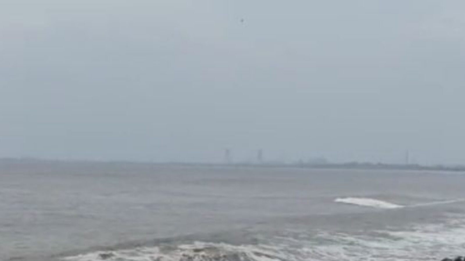 Uppada Beach: ముప్పు పొంచి ఉందా..? ఉప్పాడ తీరంలో తగ్గని టెన్షన్ ...