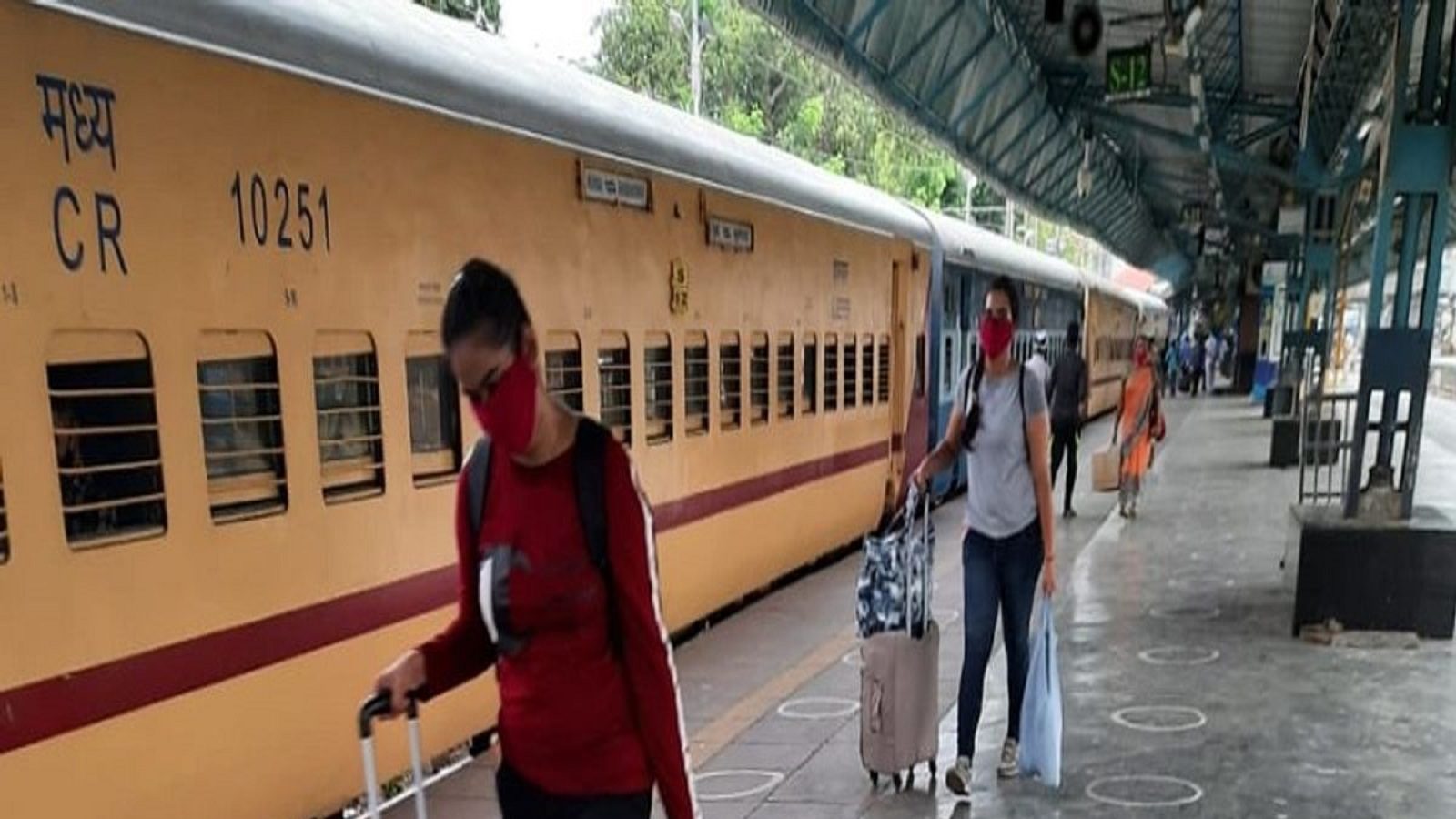 రైల్వే ప్రయాణికులకు అలర్ట్.. అక్టోబర్ 1 నుంచి ఆ ట్రైన్స్ టైమింగ్స్ మార్పు.. తెలుసుకోండి SCR ...