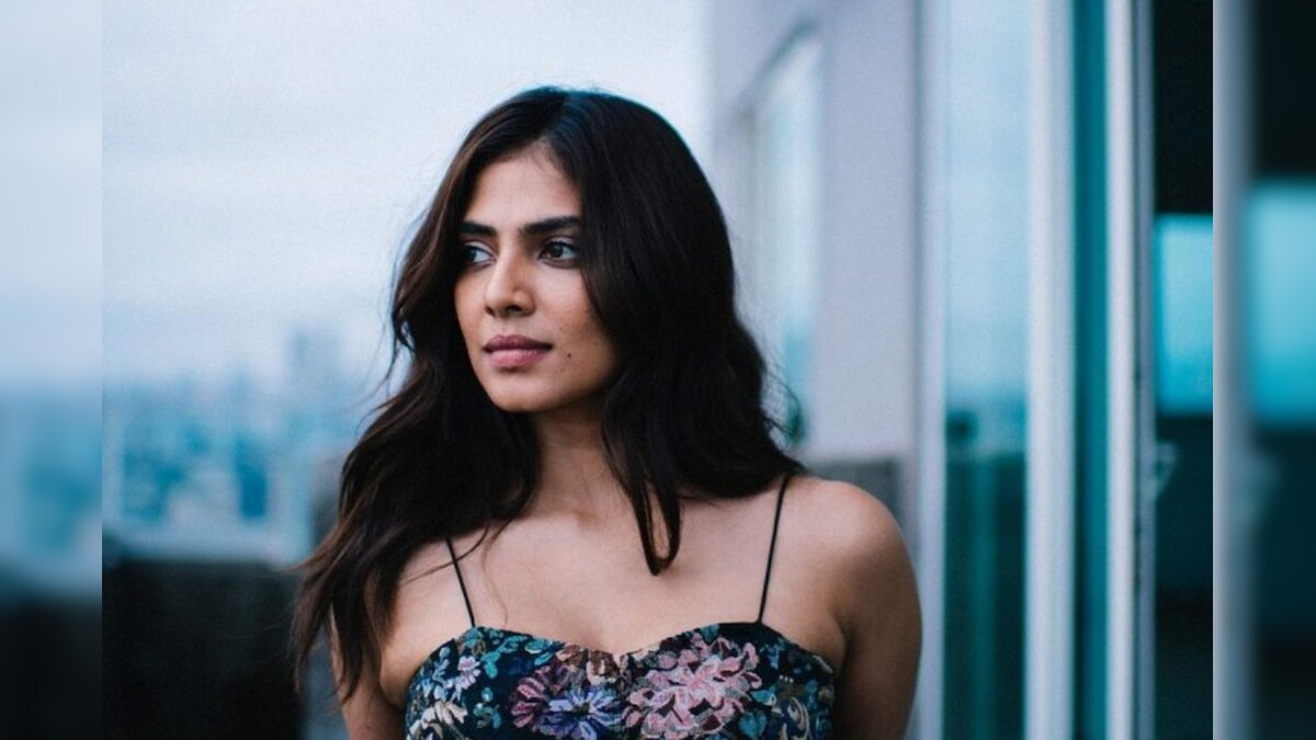 మరోసారి హాటుగా అందాల విందు చేసిన మలయాళీ అందం మాళవిక..