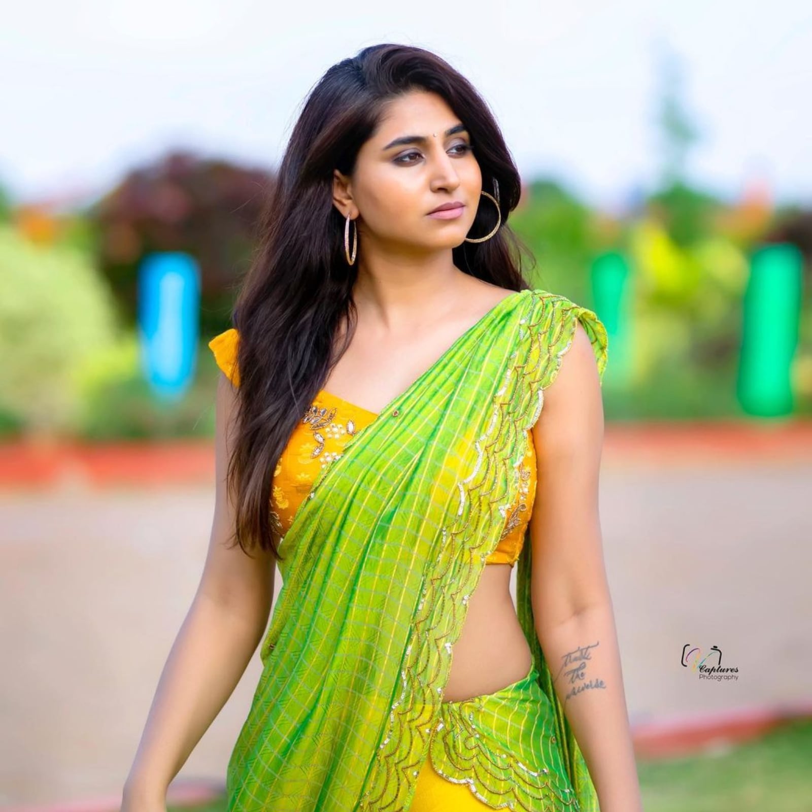 అదిరే ఒంపు సొంపులతో కేక పెట్టిస్తోన్న యాంకర్ వర్షిణీ.. లేటెస్ట్ పిక్స్ ...