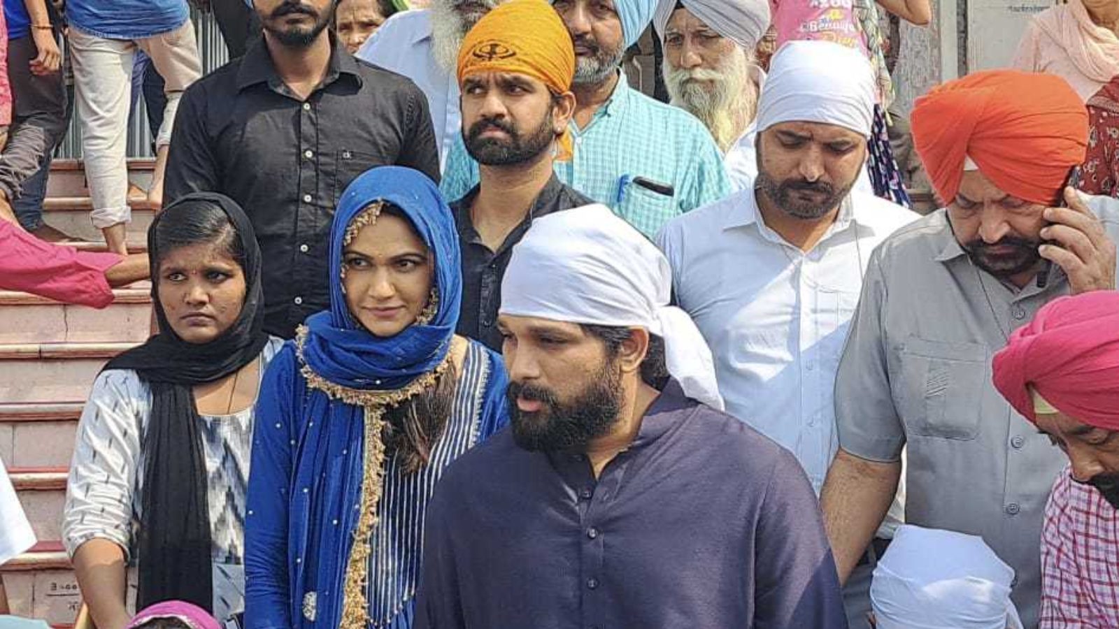 Allu Arjun family visit Golden Temple on allu sneha reddy birthday ...