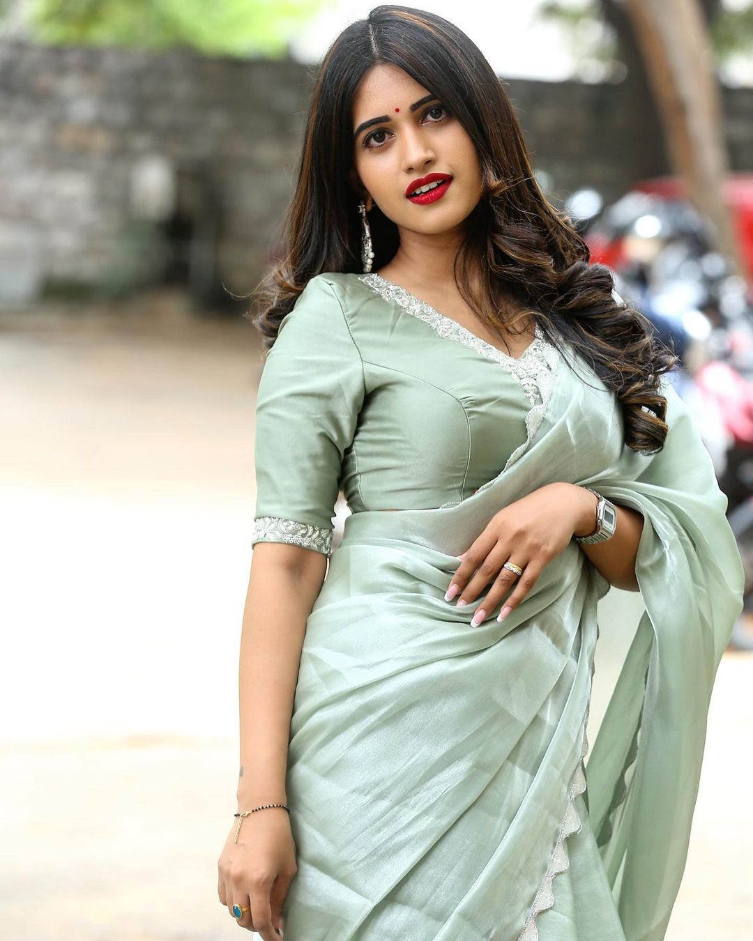 చీరలో యాంకర్ స్రవంతి రచ్చ.. వైరల్ అవుతోన్న లేటెస్ట్ పిక్స్.. – News18 ...