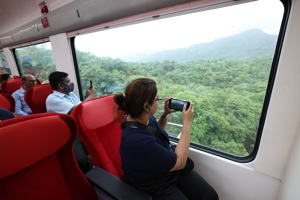 Vistadome Train: అద్దాల రైలులో జర్నీ అద్భుతం... విస్టాడోమ్ రైళ్ల రూట్స్ ...