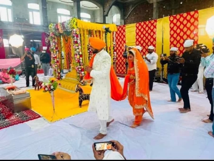 Narinder Kaur Bharaj: పార్టీ కార్యకర్తను పెళ్లి చేసుకున్న మహిళా ఎమ్మెల్యే.. ఫొటోలు వైరల్ ...