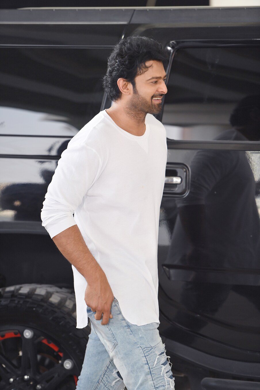 Why Prabhas wearing head cap where ever he go | Prabhas: ప్రభాస్ తలకు ...