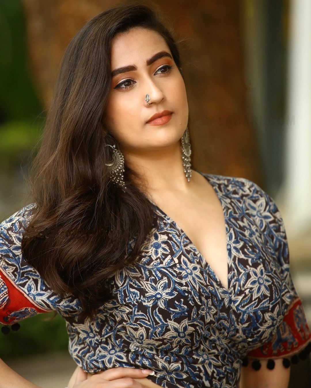 చీరలో సోకుల విందు చేసిన యాంకర్ మంజూష.. వైరల్ అవుతోన్న లేటెస్ట్ పిక్స్ ...