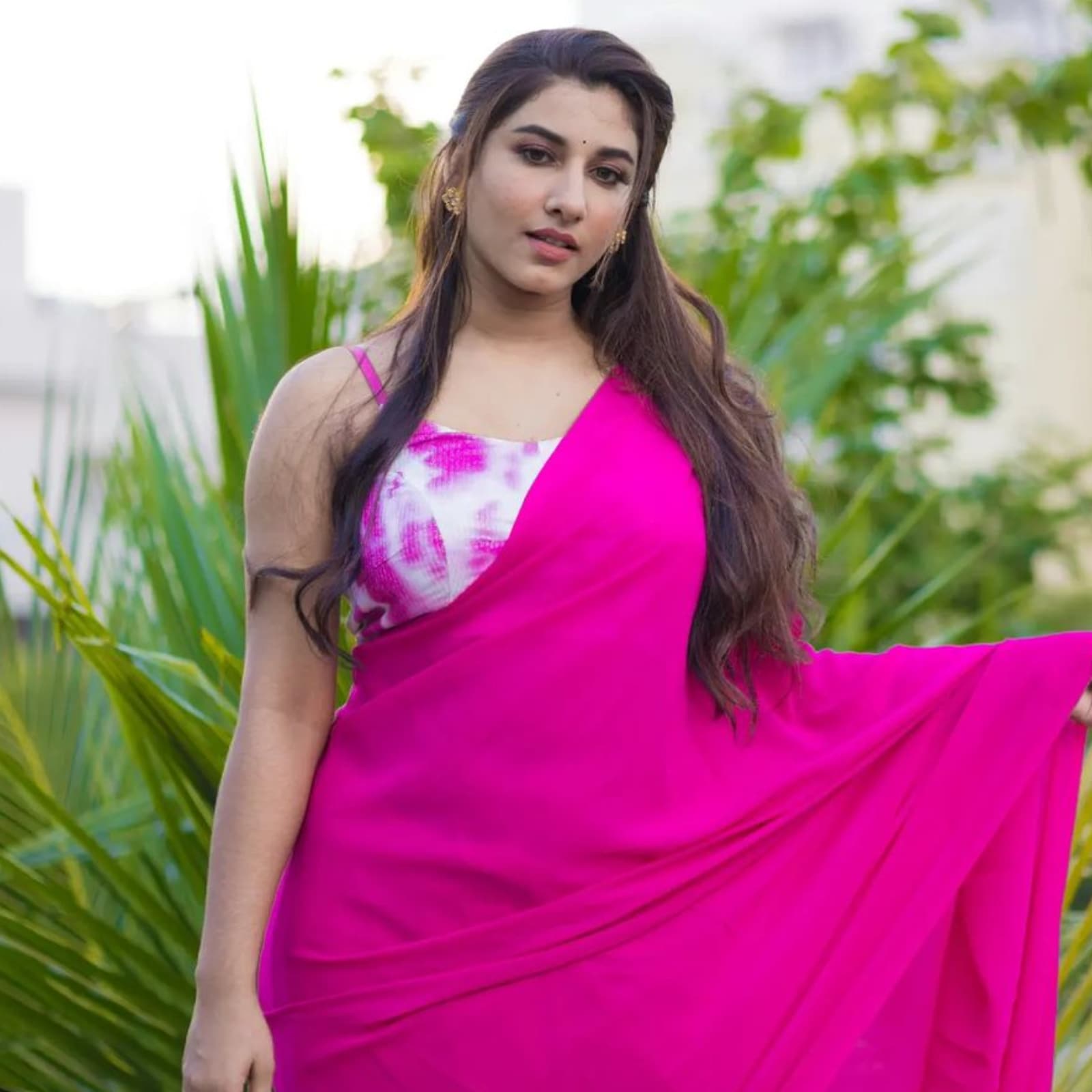 అదిరే ఒంపు సొంపులతో వావ్ అనిపించిన యాంకర్ విష్ణుప్రియ.. పిక్స్ వైరల్ ...