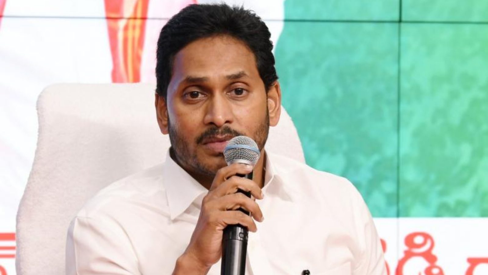 YS Jagan: సీఎం జగన్ కొత్త కార్యక్రమం.. త్వరలోనే శ్రీకారం..! పూర్తి ... YS Jagan: సీఎం జగన్ కొత్త కార్యక్రమం.. త్వరలోనే శ్రీకారం..! పూర్తి ...