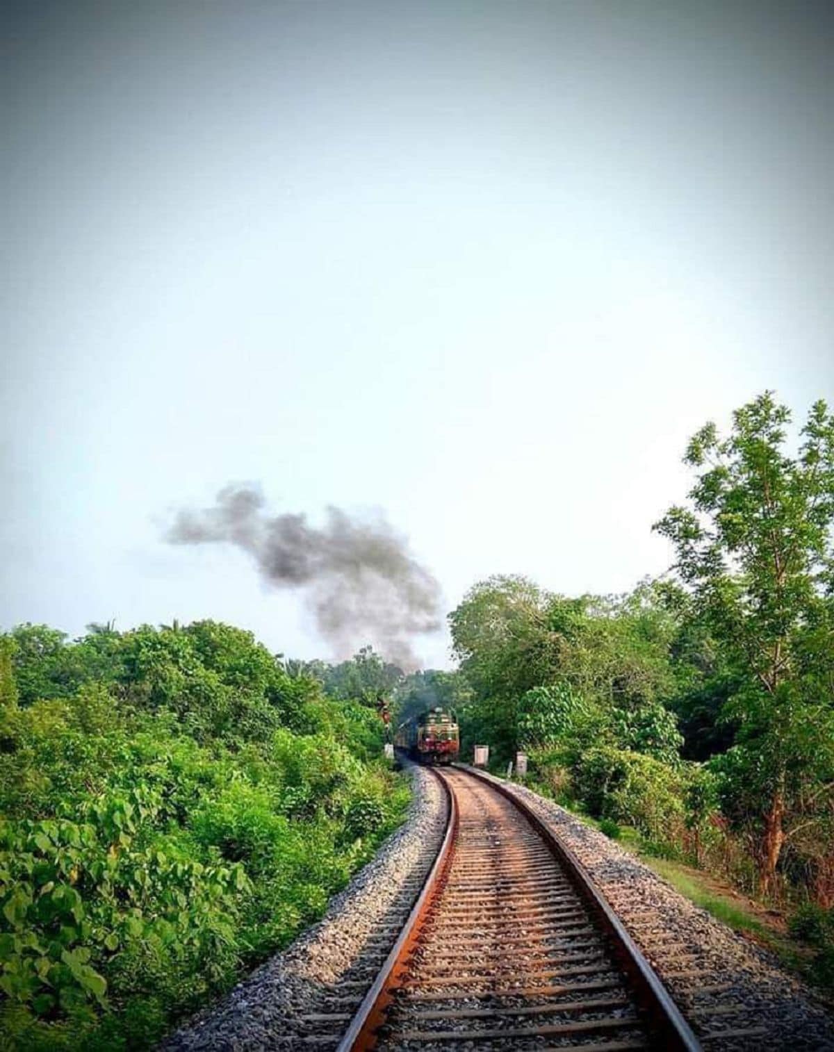 Indian Railways: విమానంలో ఉన్నట్టుగా రైళ్లల్లో బ్లాక్ బాక్స్... ఇంజిన్ ...