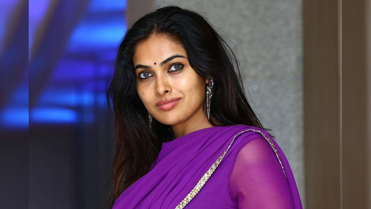 యాక్టర్ దివి అందాల రచ్చ.. ప్యాంట్ లేకుండా పోజులు.. లేటెస్ట్ పిక్స్ ...