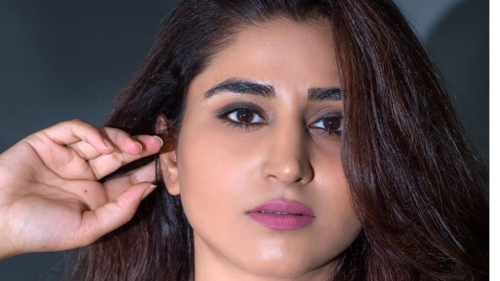 Anchor Varshini : లోదుస్తుల్లో యాంకర్ వర్షిణి పోజులు.. వైరల్ అవుతోన్న పిక్స్.. Telugu anchor ...