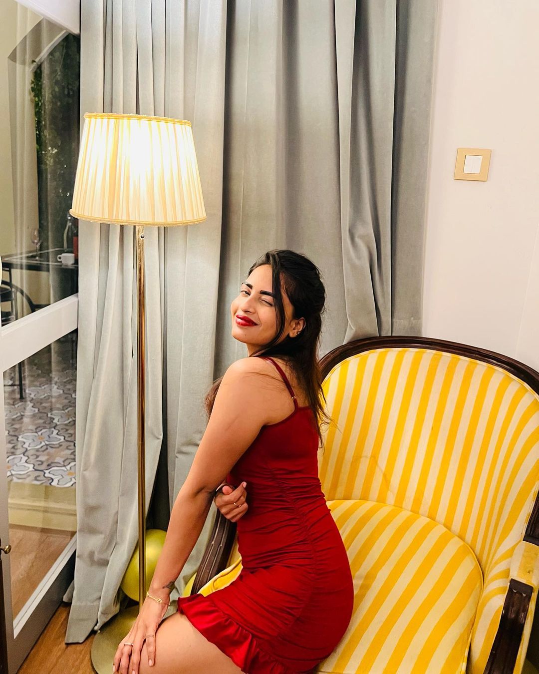 Dethadi Harika: దేత్తడి.. ఇది మతిపోగోట్టే అందం! హాట్ హాట్‌గా హారిక ...