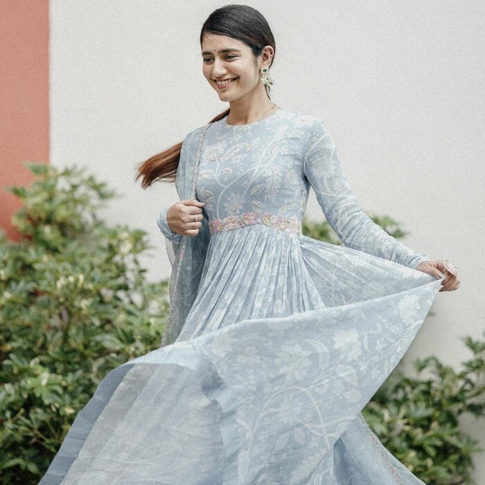 సల్వార్ కమీజ్‌లో ప్రియా ప్రకాష్ వారియర్ అందం అదుర్స్.. లేటెస్ట్ పిక్స్.