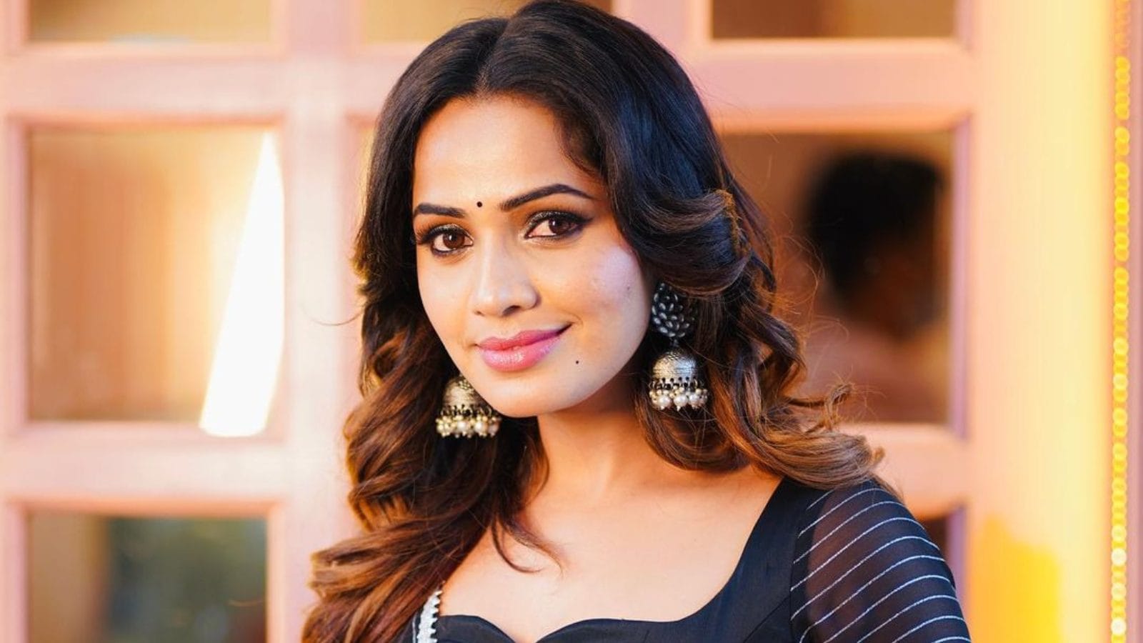 Karthika Deepam : నాభి అందాలతో కేక పెట్టించిన కార్తిక దీపం బ్యూటీ ...