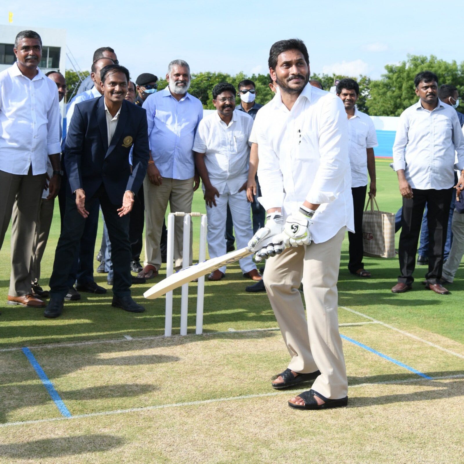 CM Jagan Birthday: కెప్టెన్ గా అరుదైన ఘనత సొంతం.. సీఎం జగన్ గురించి ఈ ...