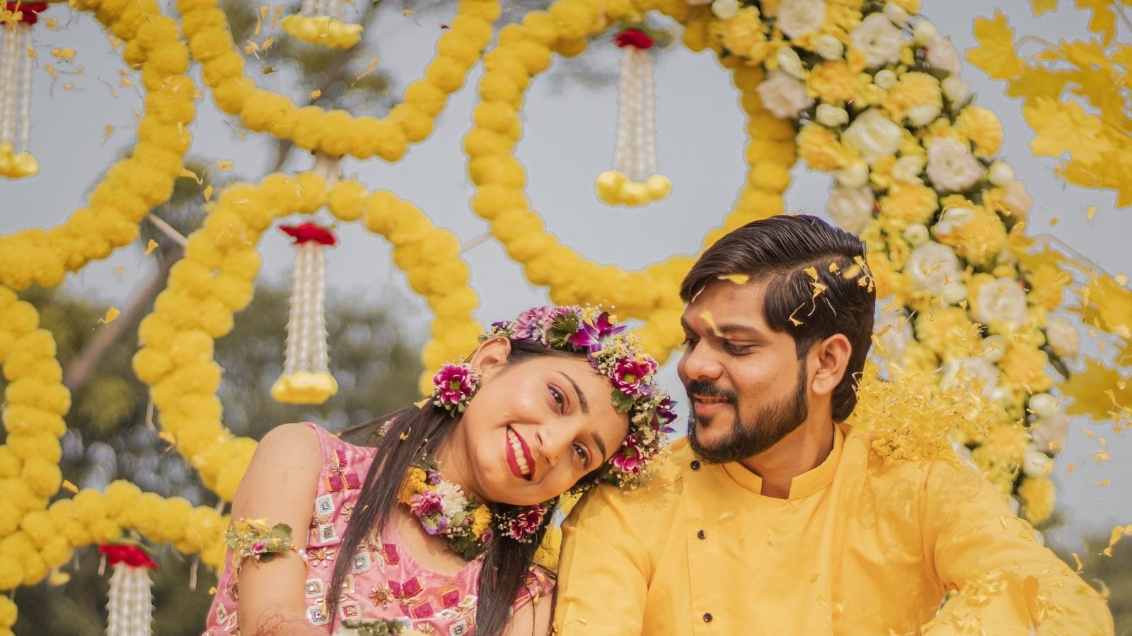 Haldi Function: హల్తీలో ఈ 6 రకాల పసుపు దుస్తులు అందంగా కనిపిస్తాయి ...