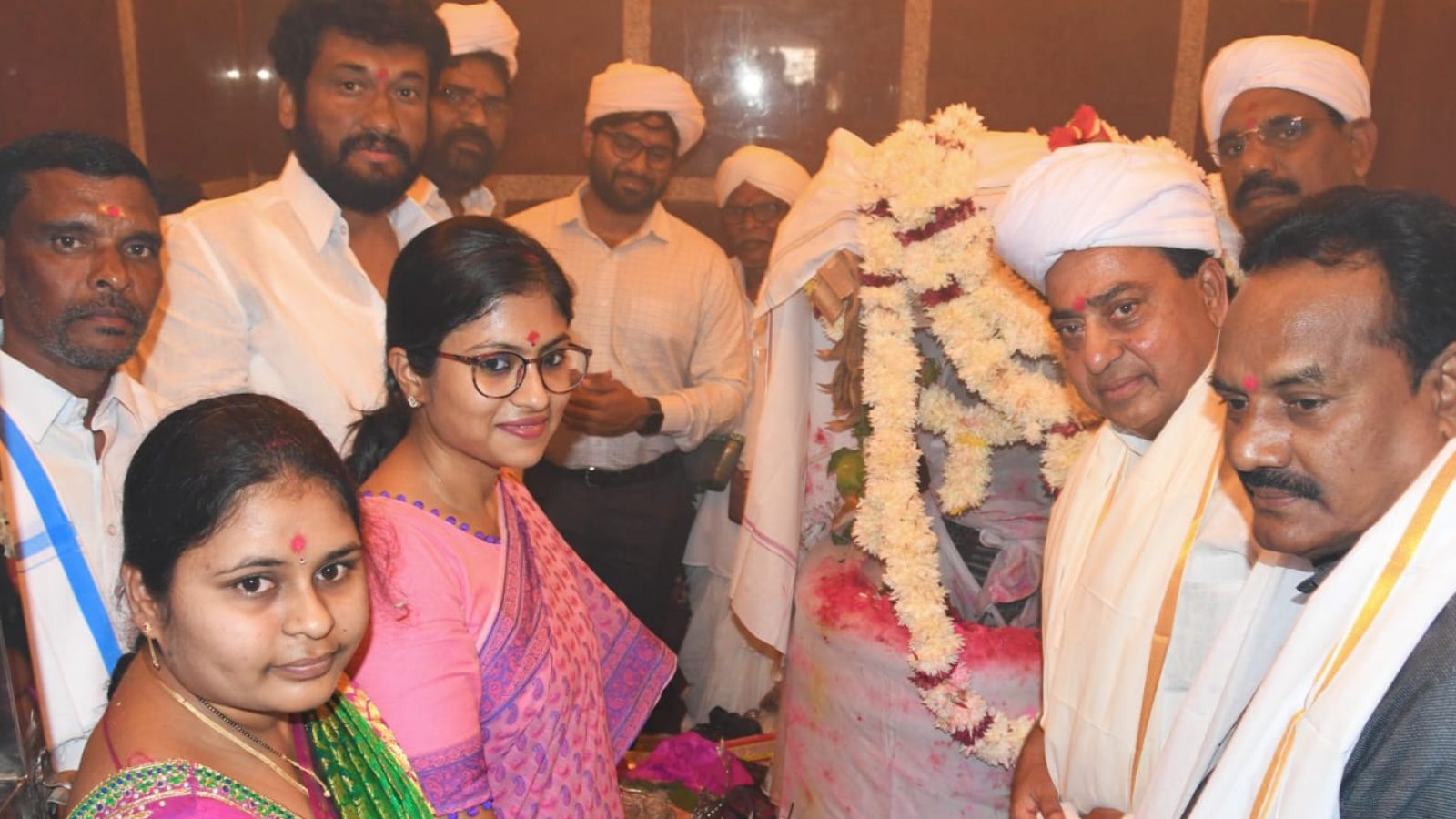 Nagoba Temple: యాదాద్రి తరహాలో నాగోబా ఆలయ అభివృద్ధి: మంత్రి ఇంద్రకరణ్ ...