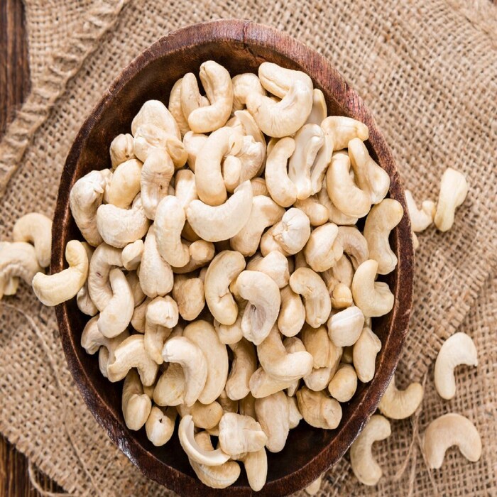 Fake Cashews: జీడిపప్పు కొనేటప్పుడు జాగ్రత్త.. నకిలీ వాటిని ఇలా ...