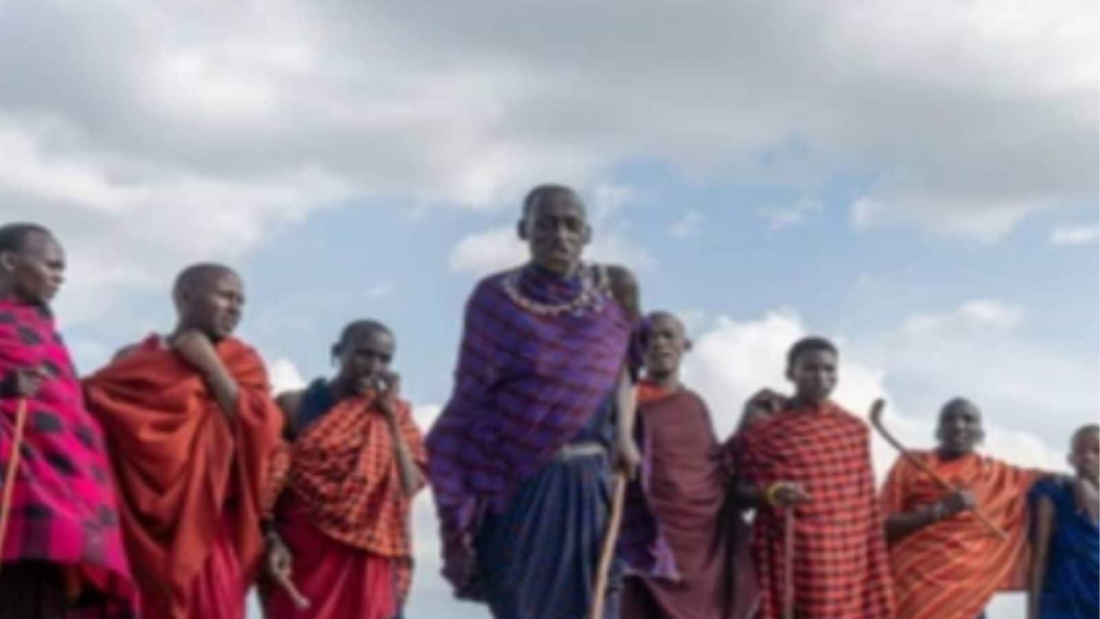 ఇంటికొస్తే పైన ఊమ్ము ఊసి స్వాగతిస్తారు..పిల్లలపై కూడా ఉమ్మి ఊసి ...