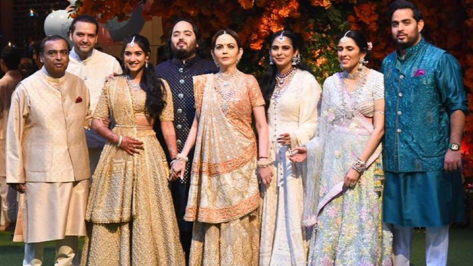 Anant Ambani Radhika Merchant engagement Anant Ambani and Radhika ...