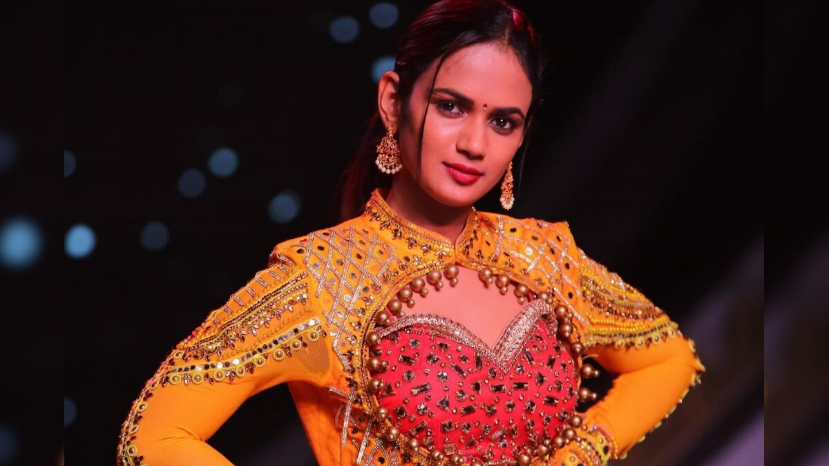 Ariyana Glory: మంచి చెడుపై అరియానా క్లాస్.. ఇదీ బిగ్ బాస్ బ్యూటీ ...