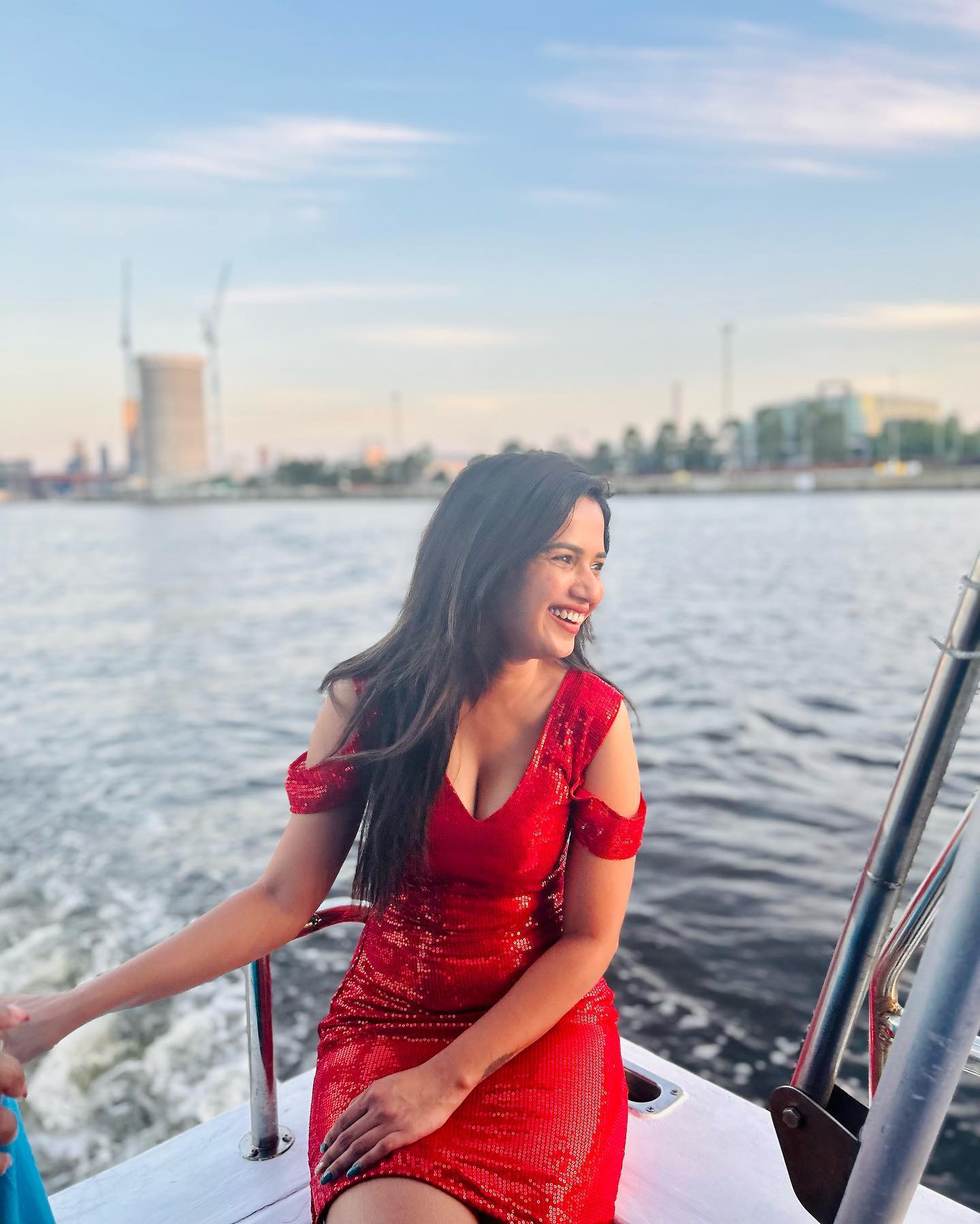 Ariyana Glory: ఎద ఒంపుసొంపులతో అరియానా రచ్చ.. టూ మచ్ హాట్! నెవర్ బిఫోర్ ...