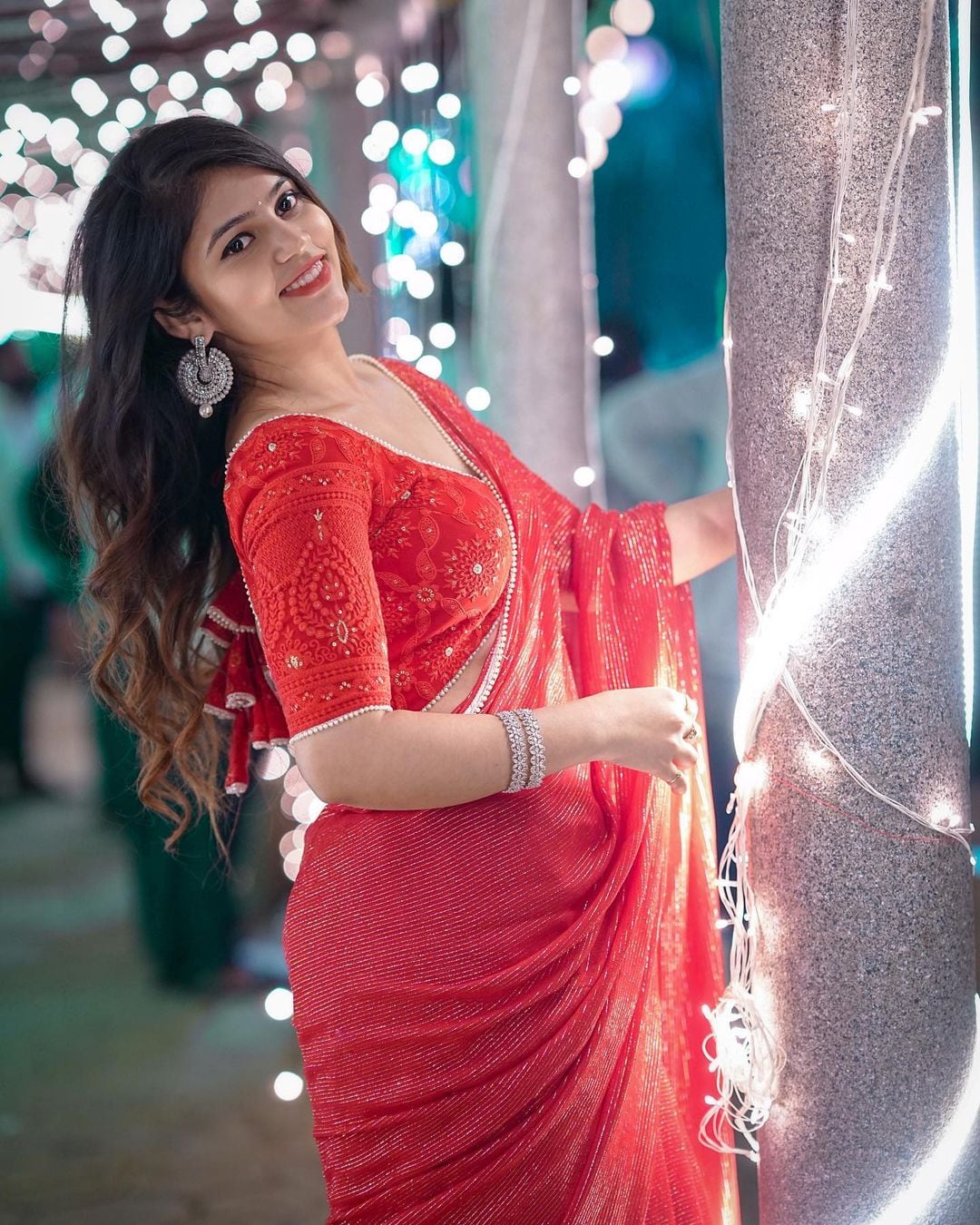 క్యూట్‌గా కవ్విస్తోన్న తెలుగు అందం బాంధవి.. కుర్ర హీరోయిన్ బ్యూటీకి ...