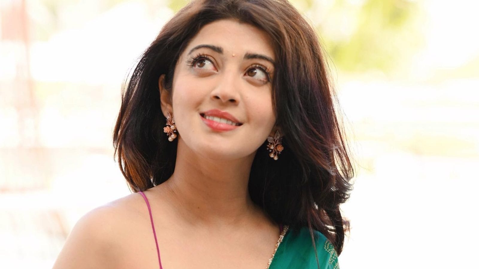 Pranitha Subhash: పెళ్లై ఓ బిడ్డకు తల్లైన అదే సొగసుతో కవ్విస్తోన్న ...