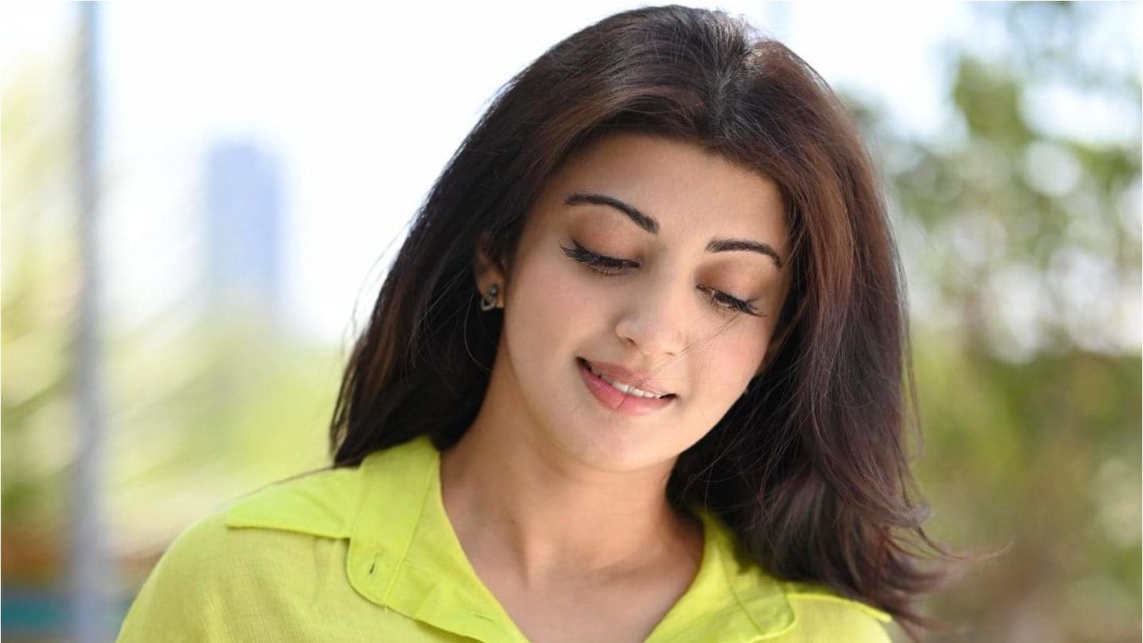 Pranitha Subhash : అదిరే పోజులతో కేక పెట్టిస్తోన్న కన్నడ అందం ప్రణీత ...