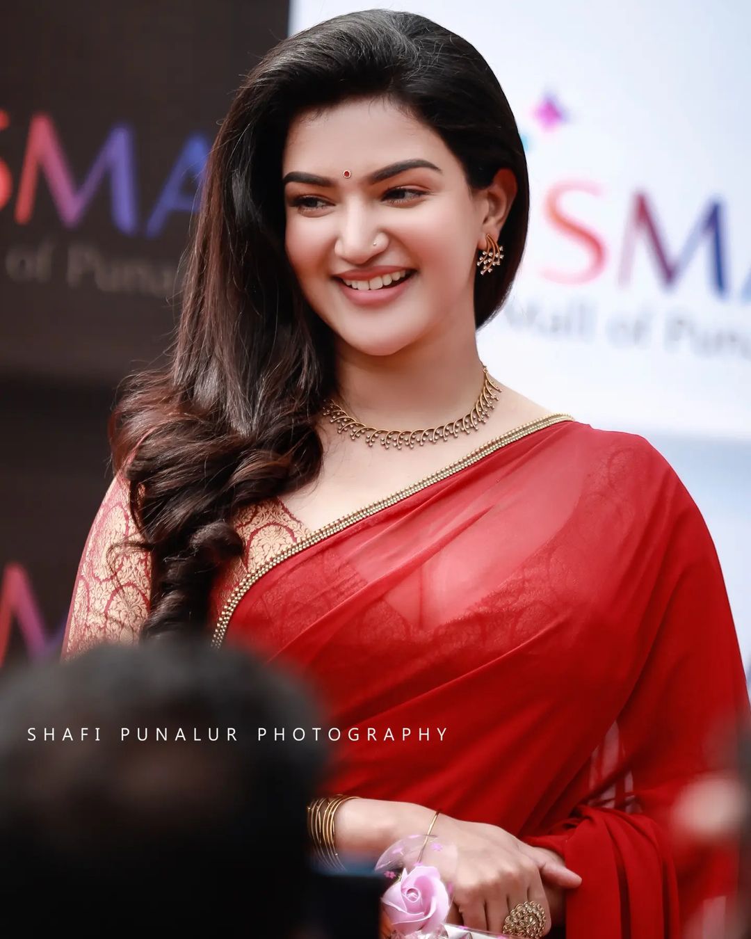 పలుచని చీరలో పరువాల విందు చేసిన హనీ రోజ్.. పిక్స్ వైరల్.. – News18 తెలుగు