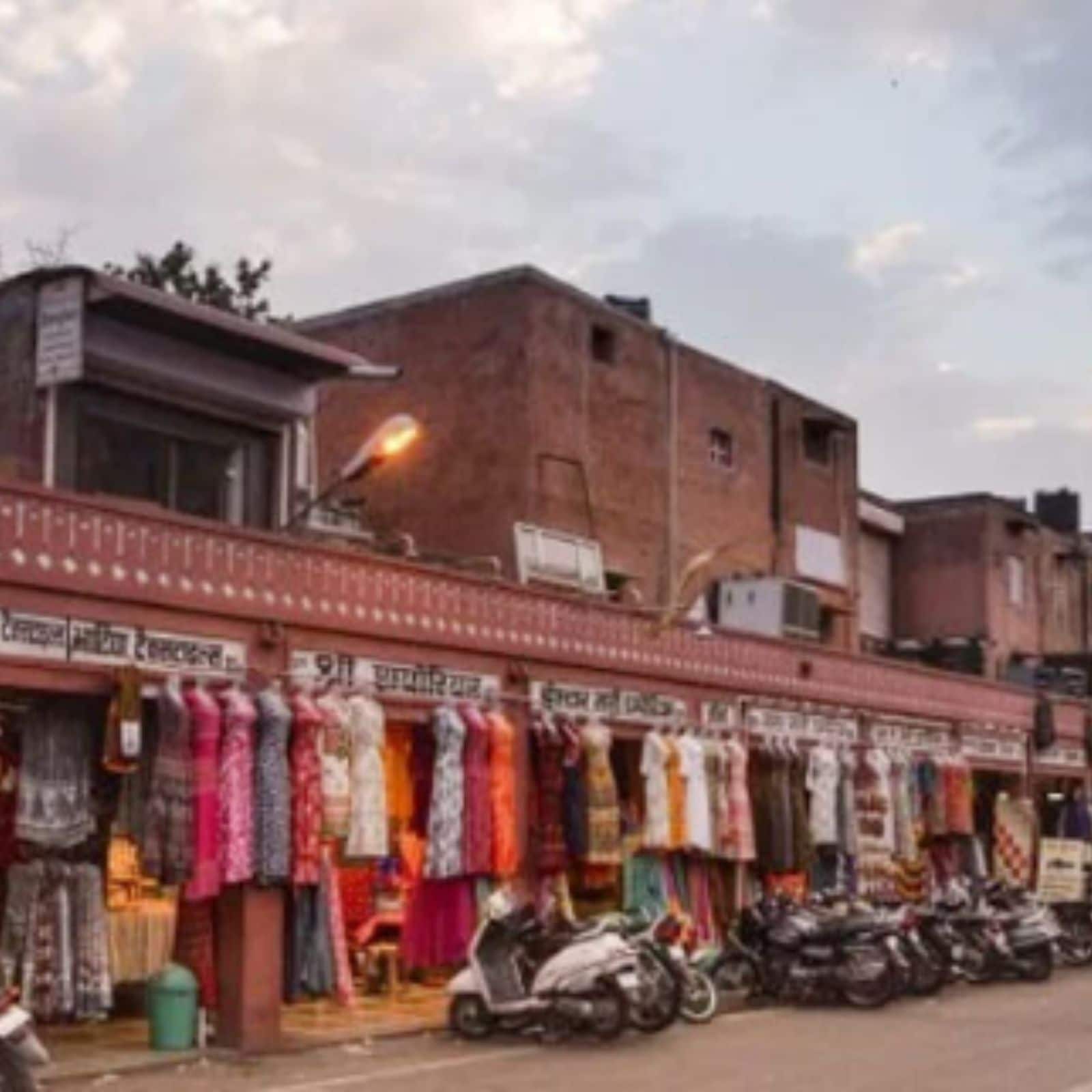 దేశంలోని 5 చౌకైన, ప్రసిద్ధ మార్కెట్లు..ఇక్కడ మీరు తక్కువ బడ్జెట్‌లో ...