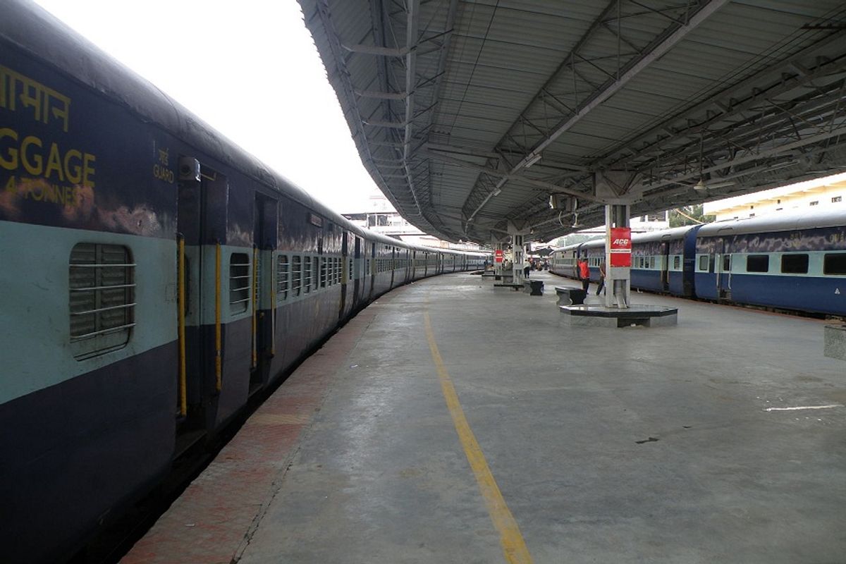 Upper Berth Rules: రైలులో అప్పర్ బెర్త్ సెలెక్ట్ చేసేముందు ఈ రూల్స్ ...