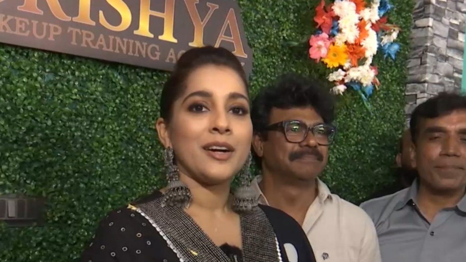 Anchor Rashmi Opens Drushya Makeup Training Acadamy | రష్మీ చేతుల ...