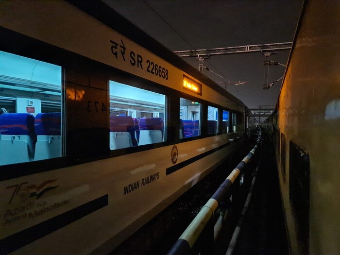 Vande Metro: త్వరలో వందే మెట్రో రైళ్లు... ఛార్జీలు తక్కువ, సదుపాయాలు ఎక్కువ