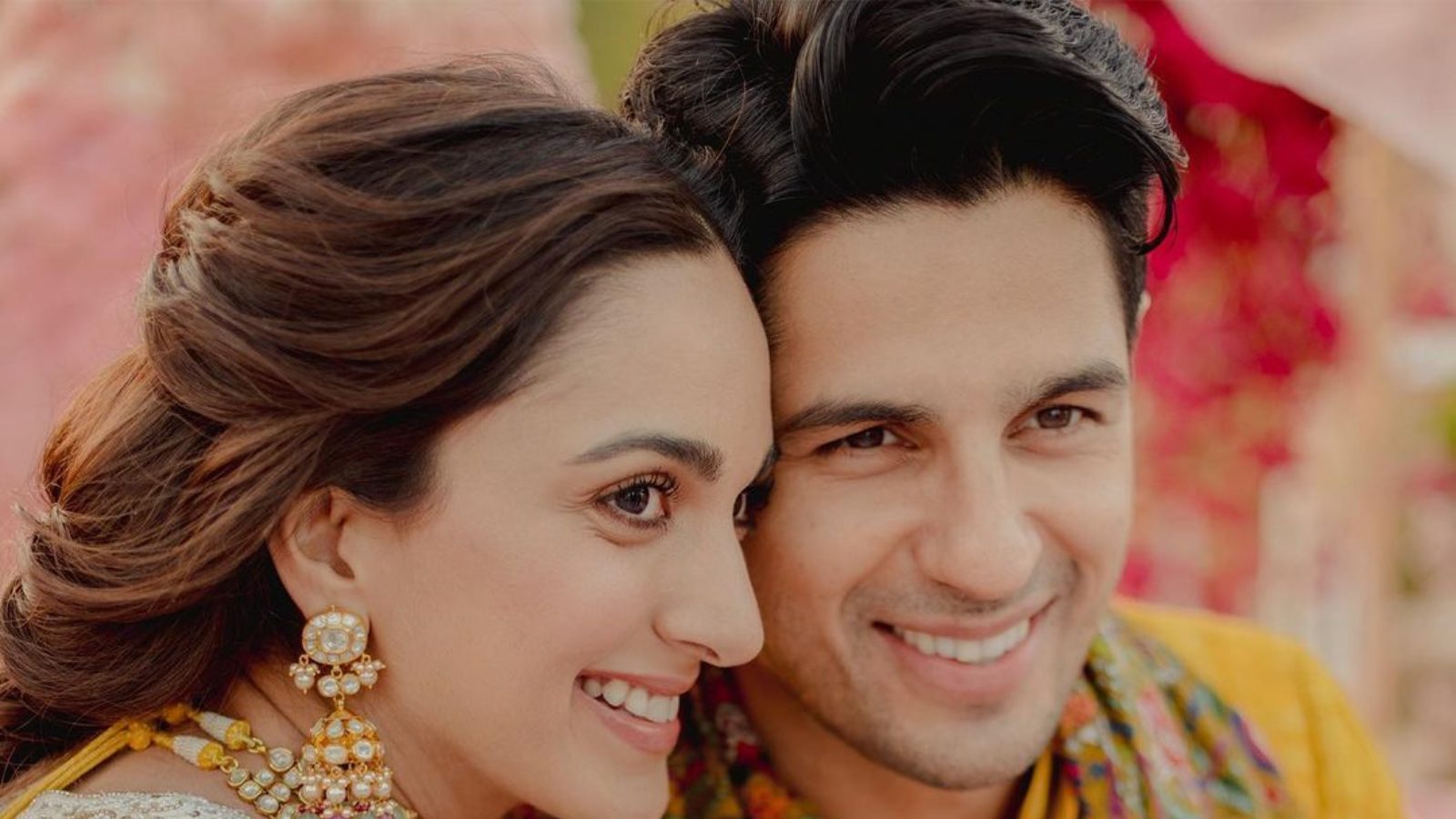 Kiara Advani ఆ రాత్రి ఎంతో ప్రత్యేకం భర్తతో కియారా రొమాన్స్పిక్స్ 7894