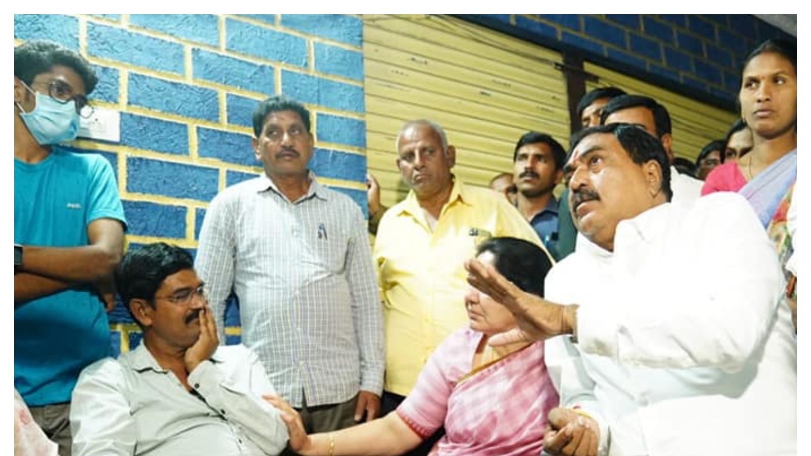 Preethi: ప్రీతి కుటుంబానికి మంత్రుల పరామర్శ.. ఏం హామీలు ఇచ్చారంటే ...