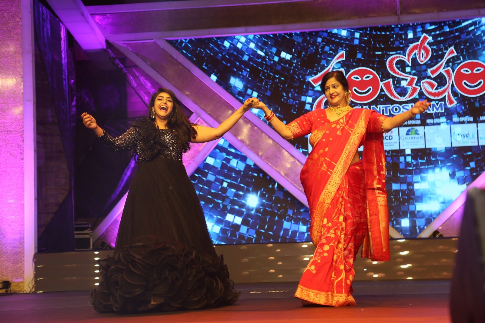 Santosham Awards: టాలీవుడ్ చరిత్రలోనే మొట్ట మొదటిసారిగా ఓటీటీలో సంతోషం ...