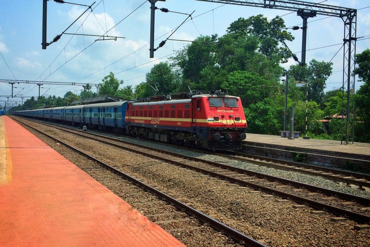 Railway Track: రైలు పట్టాల మధ్య కంకర ఎందుకు ఉంటుందో తెలుసుకోండి ...