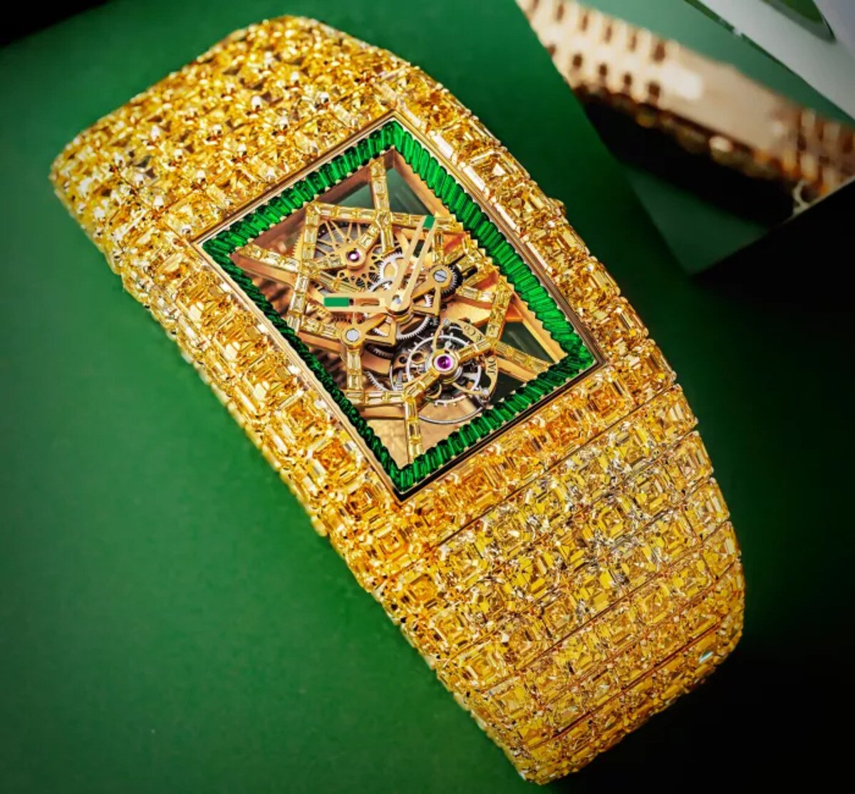 Costly Watch: ఇది రూ.164 కోట్ల లగ్జరీ వాచ్... 57 ఎల్లో డైమండ్స్, 76 ...