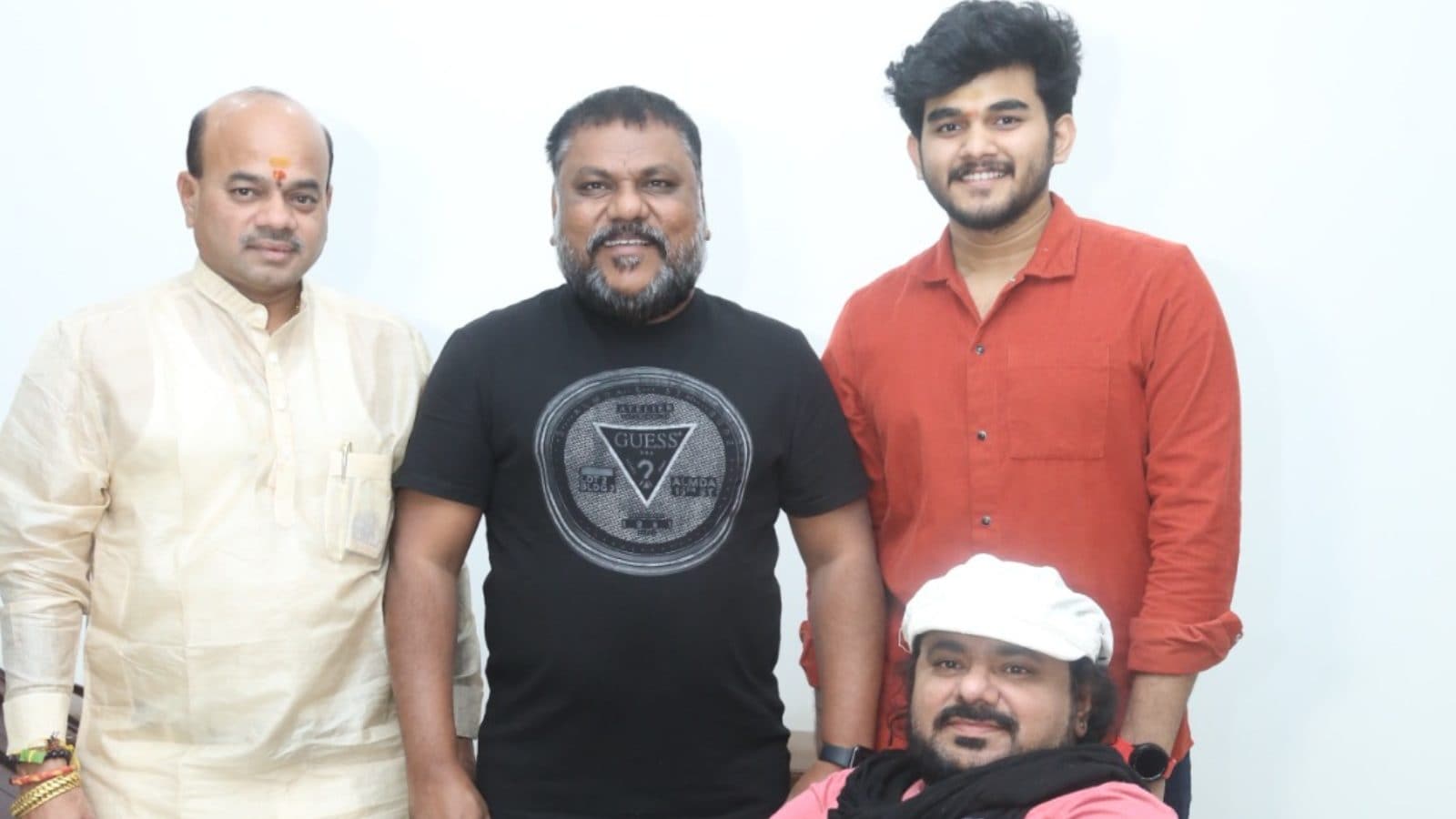 Parari: ‘పరారీ’ మూవీలో ‘ఎల్ల ఎల్ల’ సాంగ్‌ను రిలీజ్ చేసిన డైరెక్టర్ ...